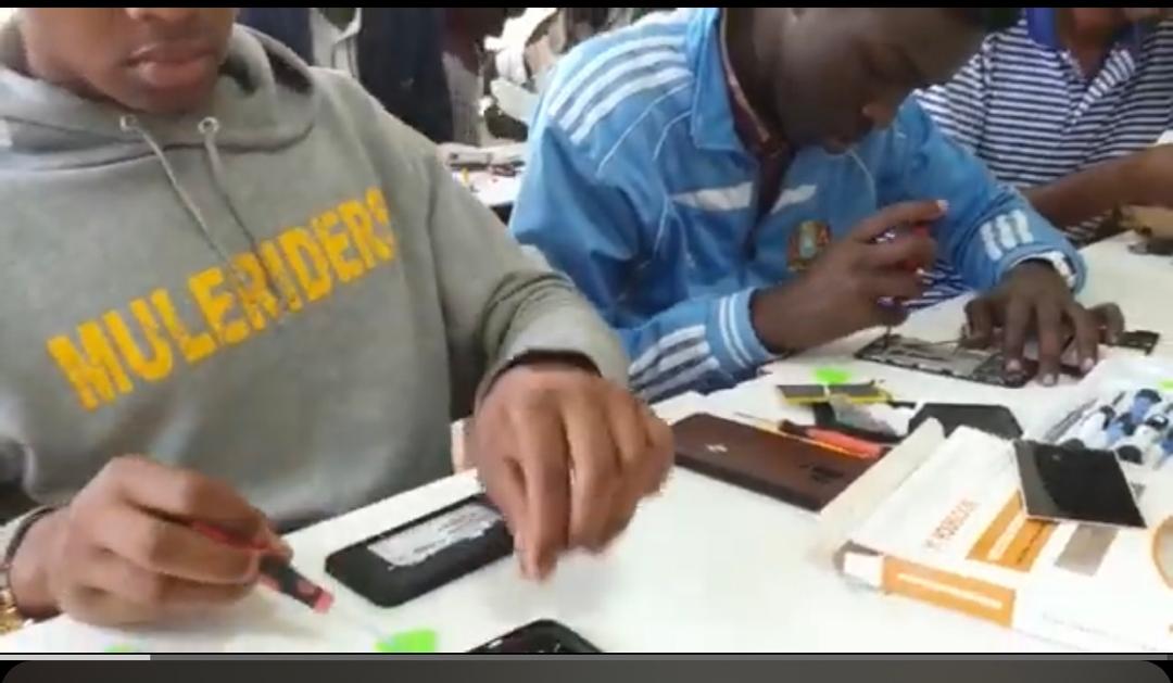 Become A Skilled mobile phone Device Repair – RTM Services And Training ...